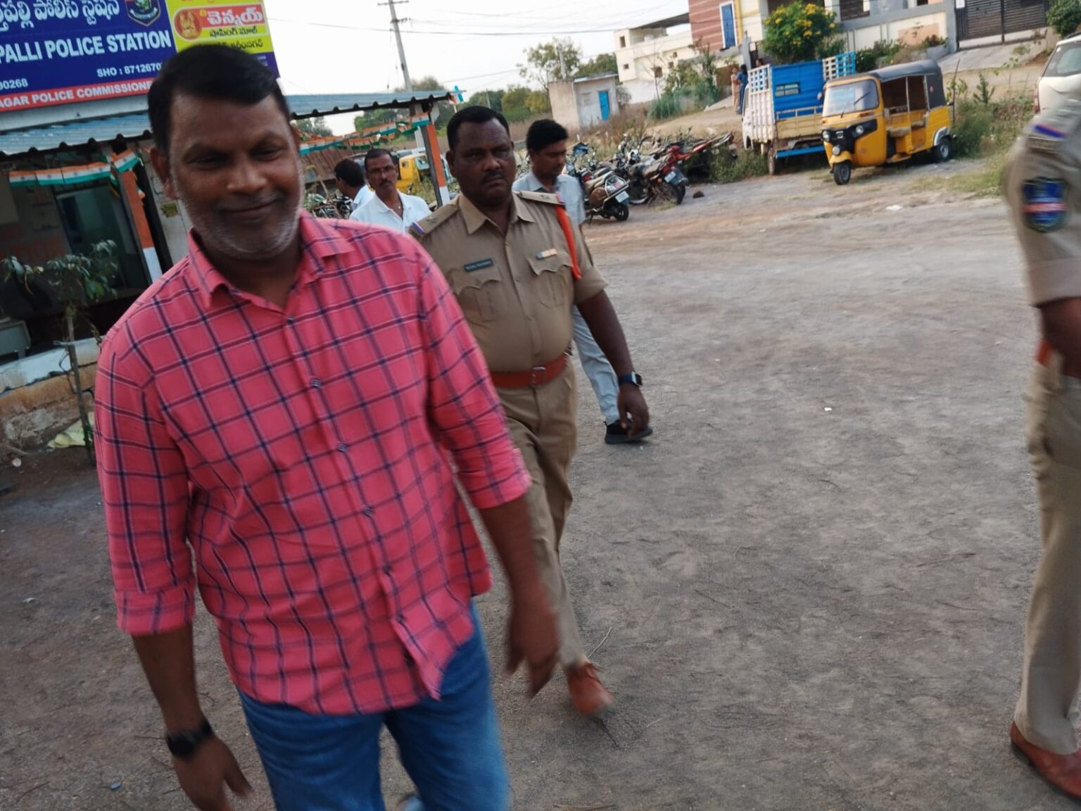 Former Minister Gangula Kamalakar’s close aide Nandelli Mahipal ...