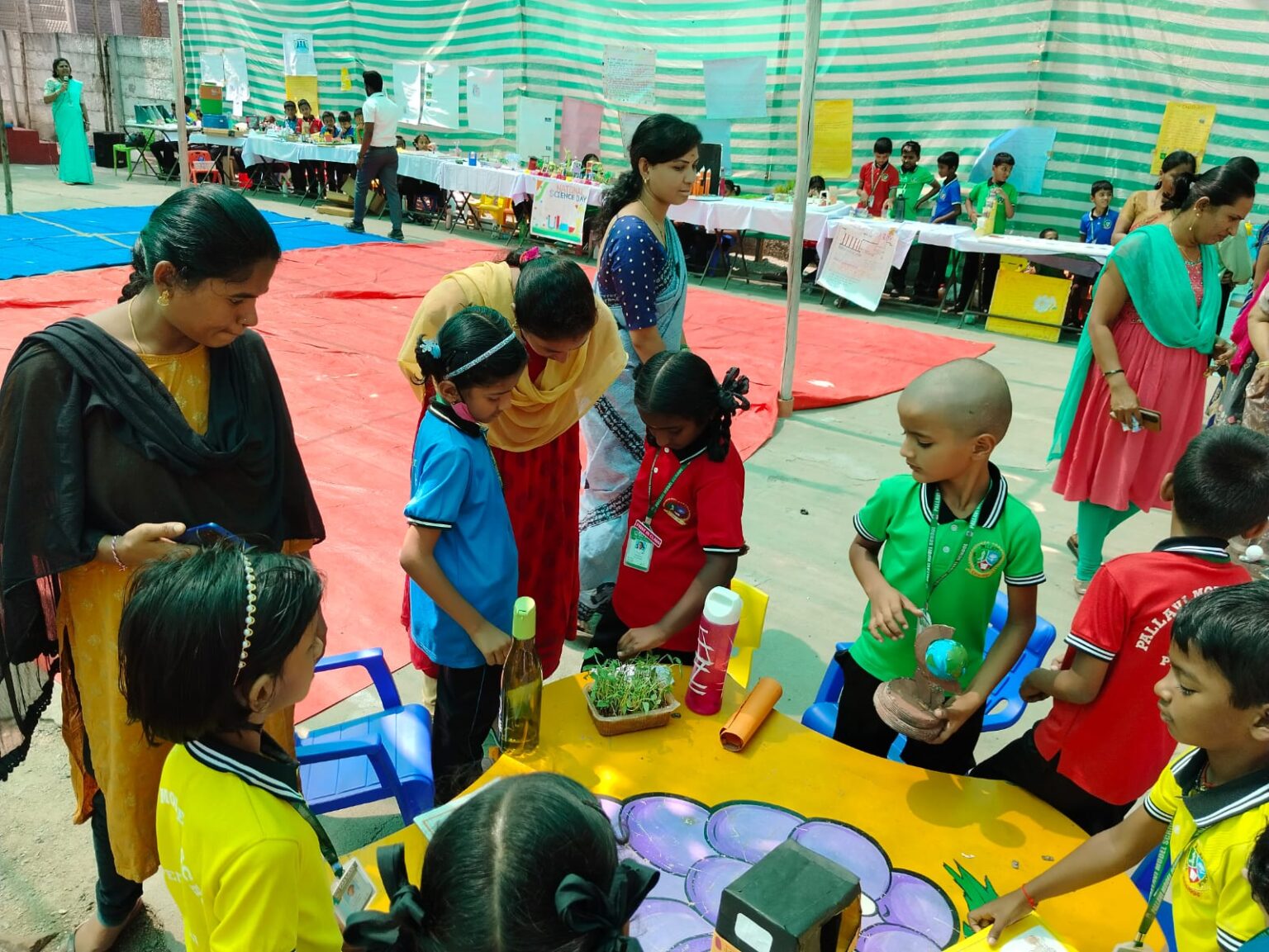 Pallavi Model School celebrates National Science day | Hindudayashankar