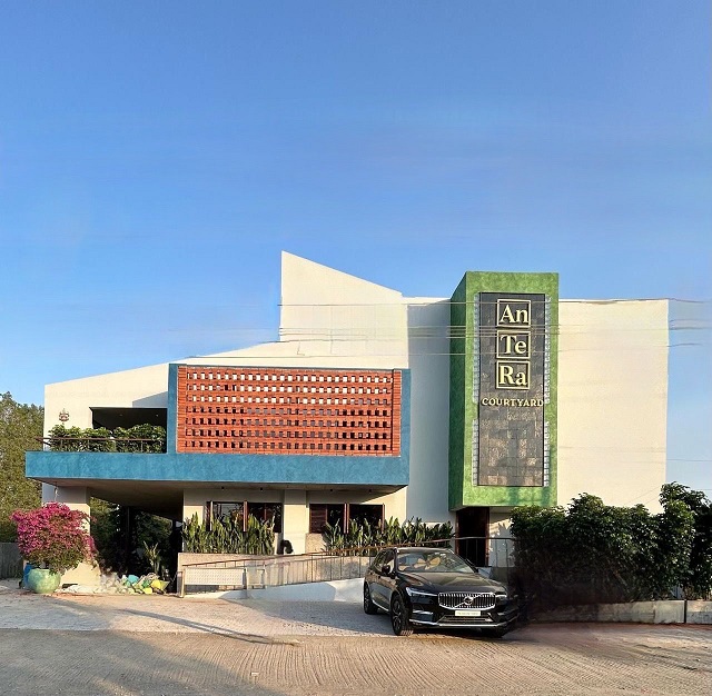 Young Entrepreneurs in the Food Industry Launch AnTeRa Courtyard ...