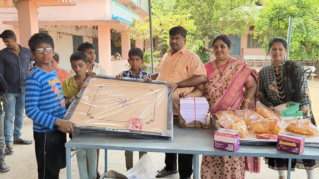 NGO celebrates Holi with a difference, bring colours and smiles to slum ...