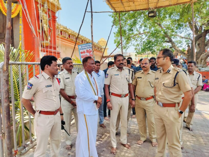 Kondagattu temple shrine packed to brim on Hanuman jayanthi ...