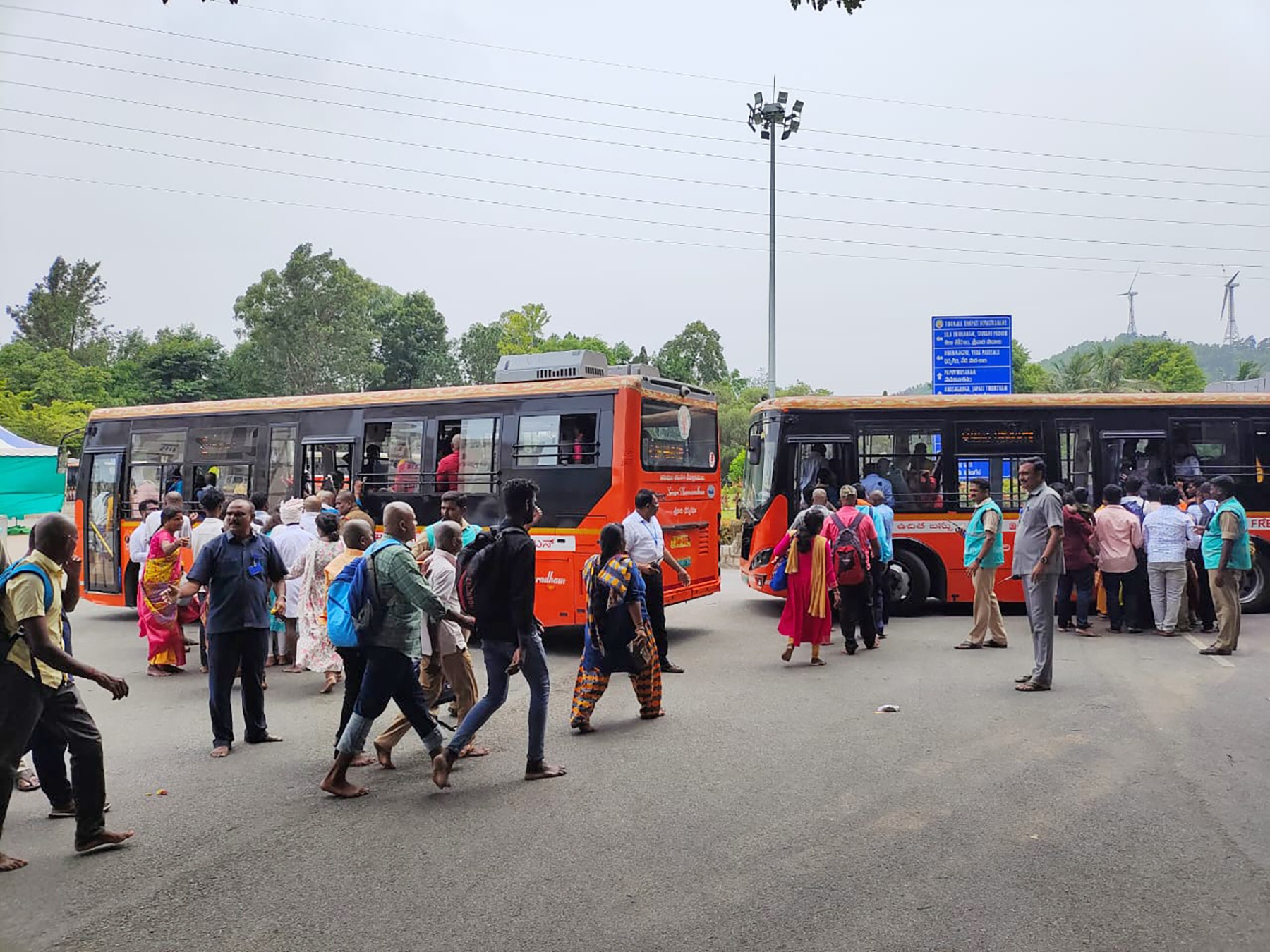 TTD arranges free buses to transport pilgrims from Octopus circle to ...
