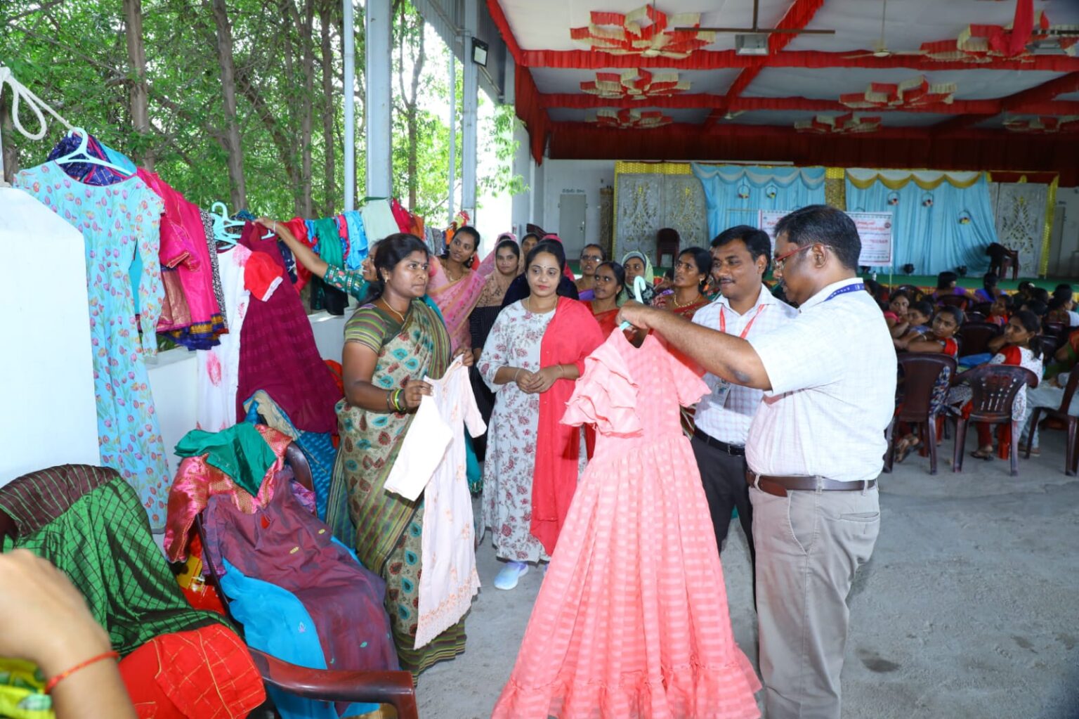 NABARD trains SHG women in fashion designing | Hindudayashankar