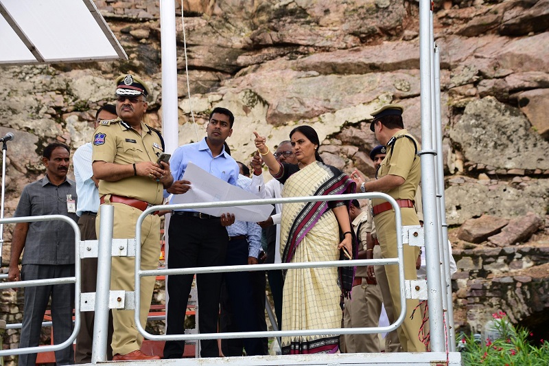 Chief Secretary inspects arrangements for Independence Day celebrations at Golkonda Fort ...