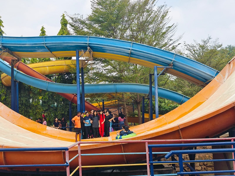 Students of Sister Nivedita School enjoy a fun-filled picnic at Dream ...
