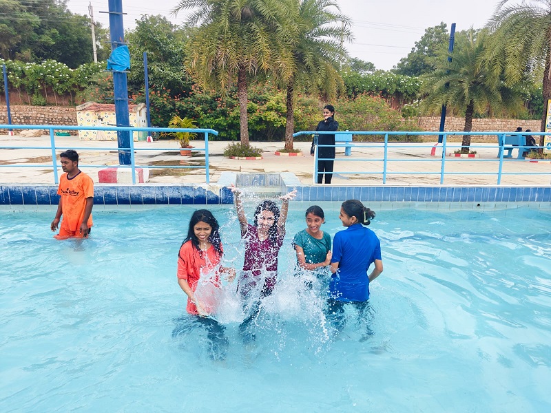 Students of Sister Nivedita School enjoy a fun-filled picnic at Dream ...