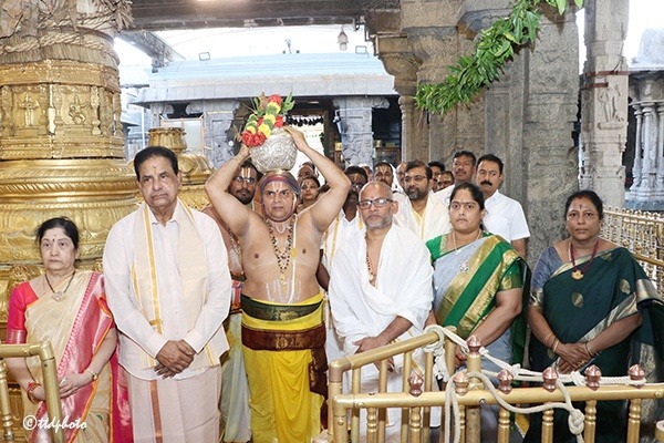 'Sahasra Seerusha Purusha' offered Special 'Sahasra Kalasabhishekham ...