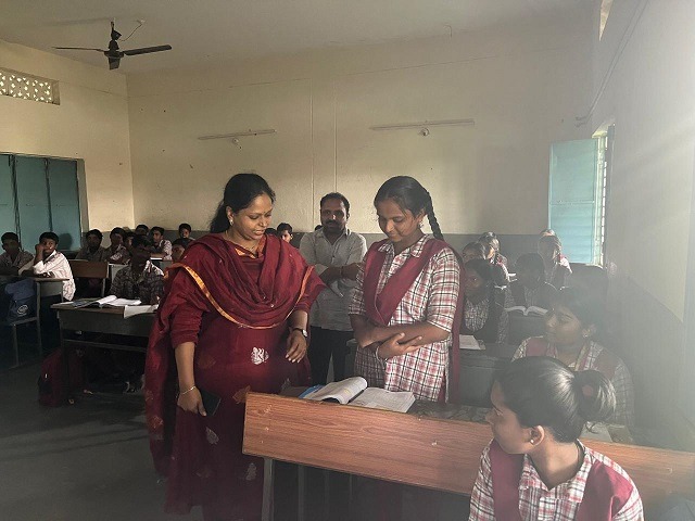 DEO informs teachers to encourage students to learn the English ...