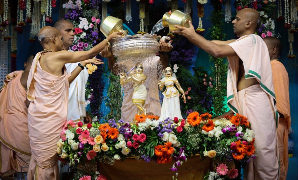 Bhakti, Bhajans and Bliss mark Sri Krishna Janmashtami Celebrations at ...