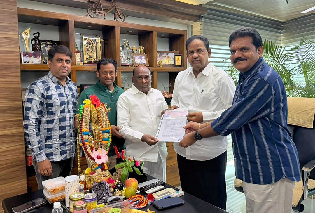 Hyderabad based ABR Cafe and Bakers donate Rs 10 lakhs to TTD BIRRD ...