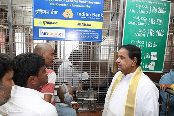 TTD Chairman conducts inspection at Laddu counters in Tirumala ...