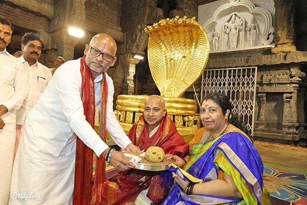 Senior IAS officer Muddada Ravichandra assumes charge as new TTD ...